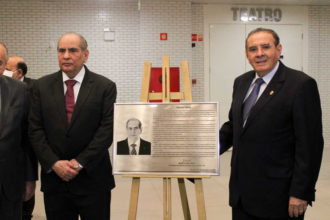 Presidente da CNC recebe Medalha da Prefeitura de Teresina e conhece ...